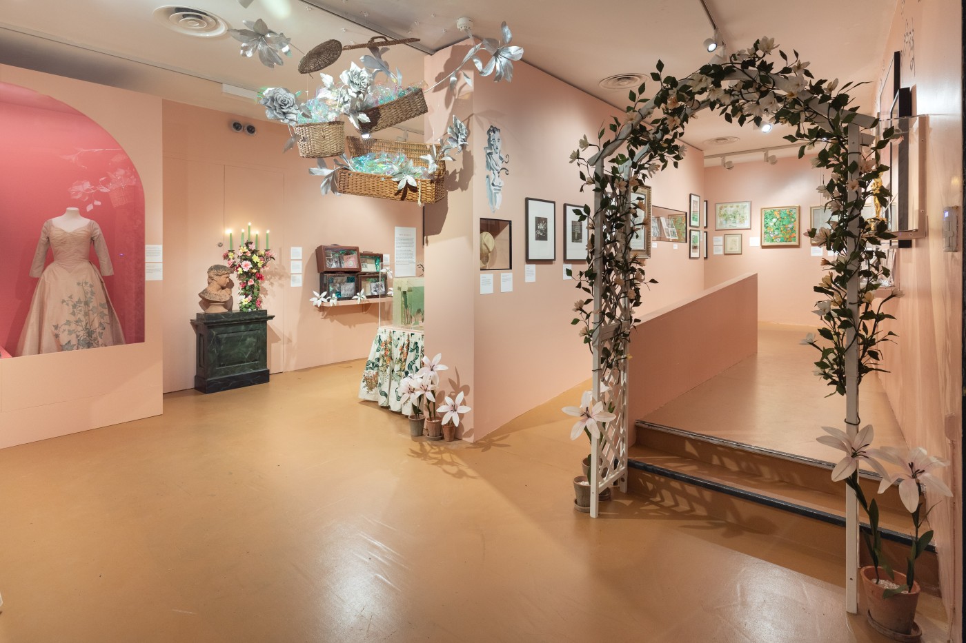 Beaton’s Costume and Set Designs: Cecil Beaton’s Garden Party at the ...